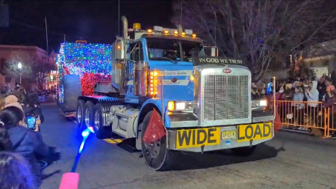 VIDEO: Suffern Holiday Parade - Rockland Report